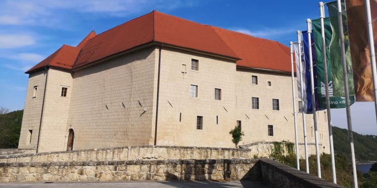 Poznate ta slovenski grad, ki je preživel 900 let viharjev zgodovine?